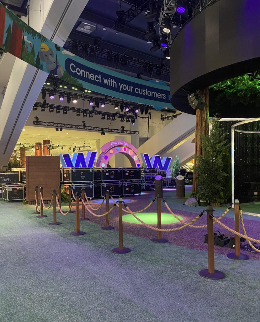 Wooden Outdoor Stanchions, Post and Rope Barriers